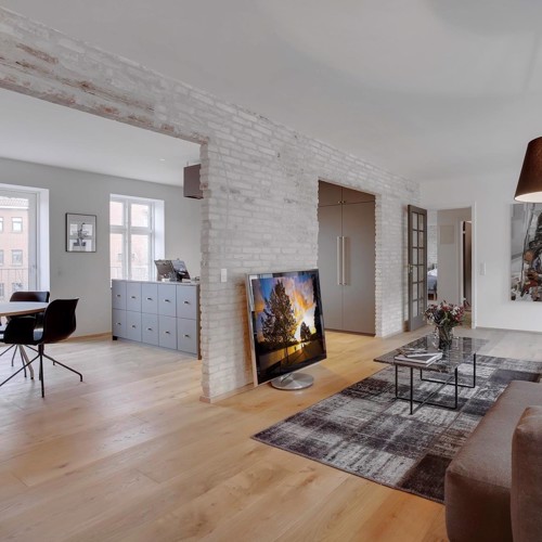 Ekstra bred Herrgårdsplanka i Ek Kvist Borstat Mattlack 260mm